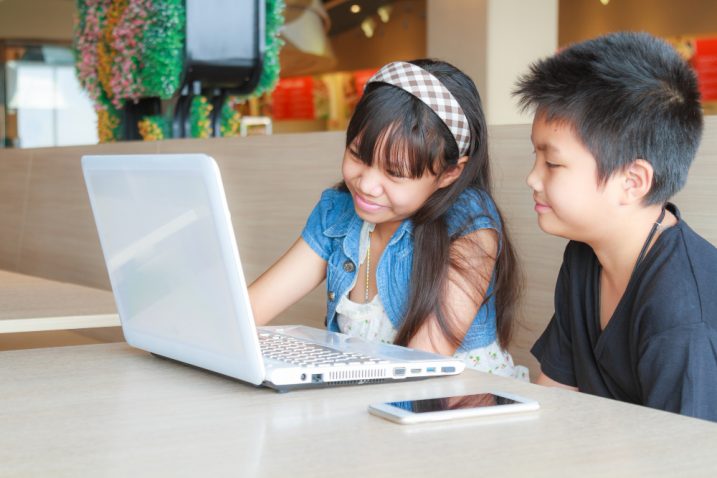 9 Ciri-ciri Generasi Digital Native - Yayasan Bangun Kecerdasan Bangsa